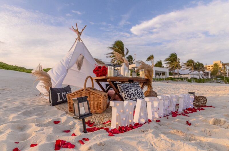 Cancún - Especial MARRY ME letras gigantes